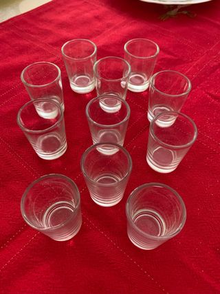 11 bicchierini di vetro da shot