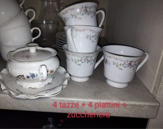 Set tazzine da tè con zuccheriera