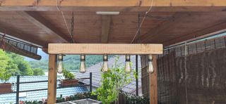 lampadario artigianale in legno 