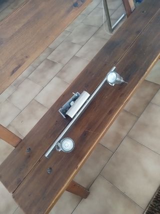 applique a doppia illuminazione. regolabili le luc