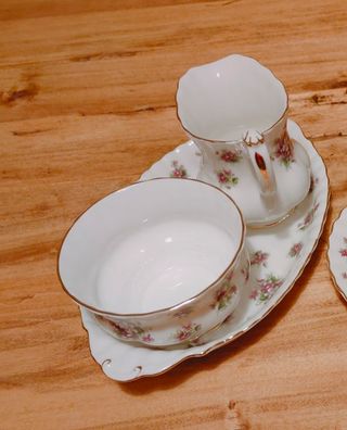 "Sweet Violet" set latte zucchero e vassoio