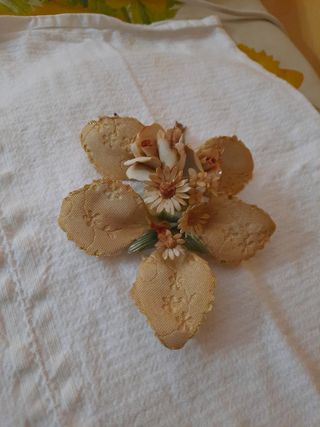 soprammobile in capodimonte,  lung cm 18