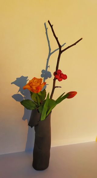 vaso minimalista per ikebana 