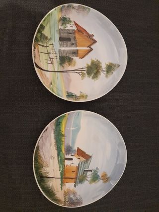 coppia di piatti vintage dipinti a mano