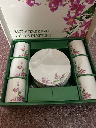 Set di tazzine vintage decorate 