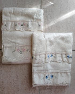 Set 4 asciugamani nuovi