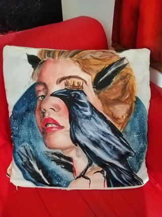 Federa cuscino Donna con Corvo
