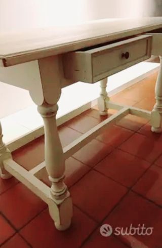 Tavolo rustico anticato