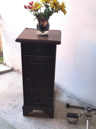 Colonnina porta telefono