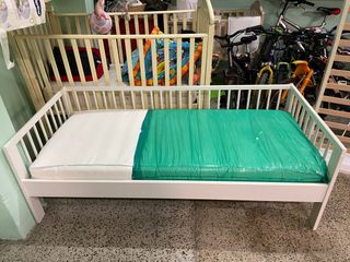 Lettino Ikea + materasso 