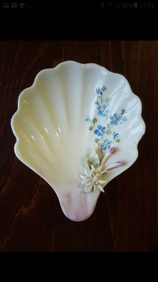 Conchiglia vintage  in ceramica decorata a mano 