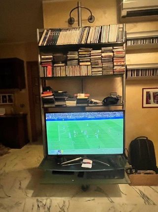 Porta TV design in acciaio e vetro