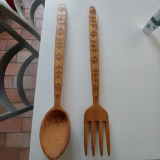 posate in legno da appendere al muro