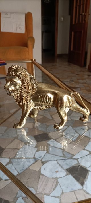 leone in ottone 