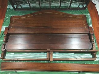 Letto matrimoniale in stile antico