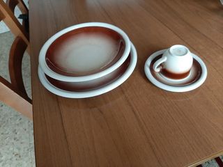 servizio piatti e tazzine