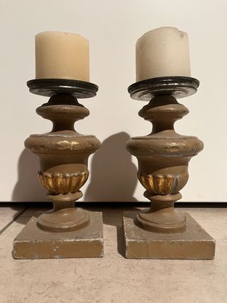 Coppia di porta candele in legno da chiesa