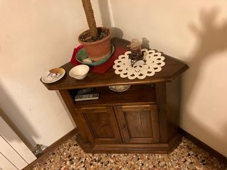 Mobiletto ad angolo