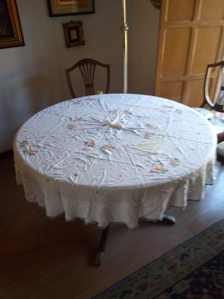 Tovaglia anni '50 in Cotone Ricamato a Mano