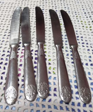 Cinque coltelli da tavola italiani vintage