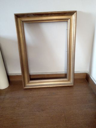 Cornice anni '70 in Legno Dorato 64cmX49