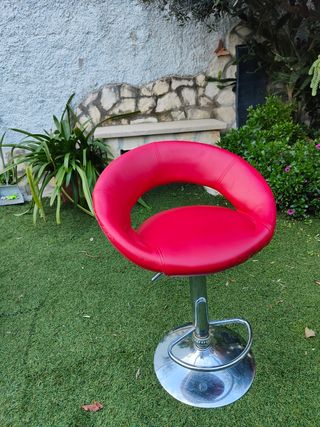 Sgabello rosso 