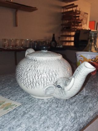 Teiera vintage a forma di elefante