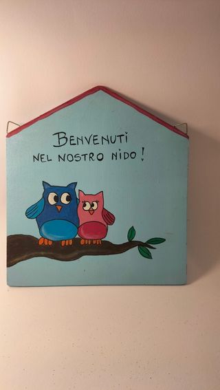 targhetta in legno dipinta mano. 