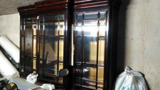 Vetrina inglese con tavolo e 4 sedie 