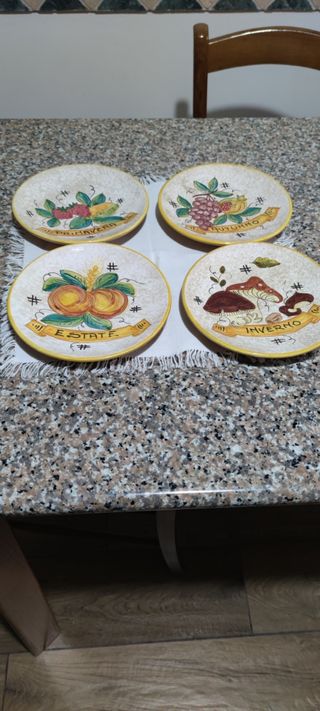 piatti 4stagioni da parete dipinti a mano DERUTA 