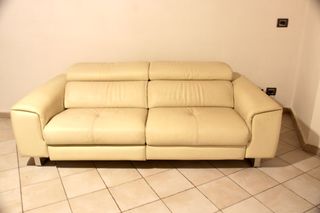 Divano 3 p. in vera pelle con sedute recliner elet