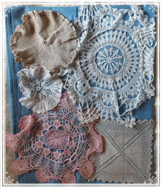 kit di 16 Centrini artigianali più Grembiule 