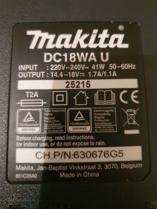 caricabatterie makita 