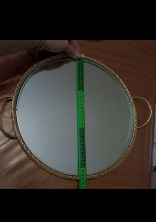 Vassoio a specchio con bordo e manici color oro