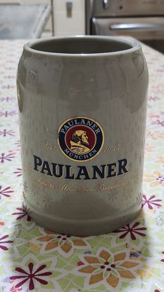 Boccale di birra Paulaner 