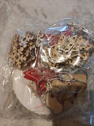 Un misto legno+12 fiori+38pezzi albero Natale 