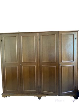 Armadio in legno massello