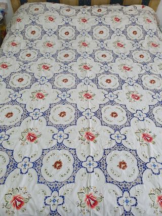copriletto matrimoniale ricamato a mano 