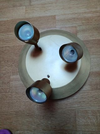 lampada con tre faretti