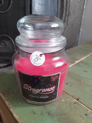 candela profumata ai frutti di bosco 75 ore