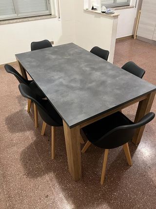 Vendo Tavolo e sedie