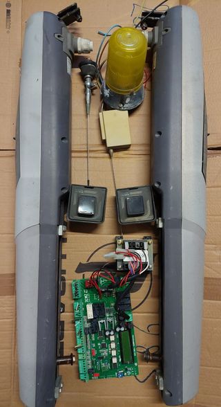 Coppia di attuatori Came per cancello 