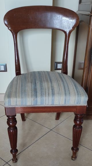 sedie in legno €30 cadauna 