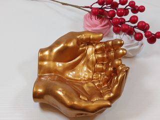 Decorazione Per Casa Mano Posa ogetti Porta Cenere