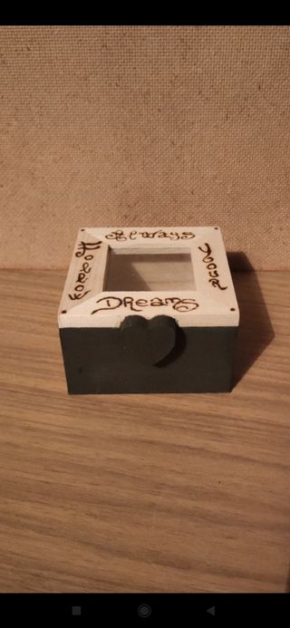 Scatolina decorata con pirografo