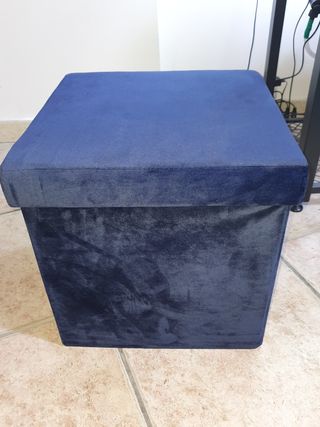 Pouf di velluto blu