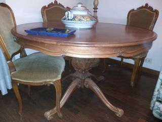 tavolo in stile da soggiorno