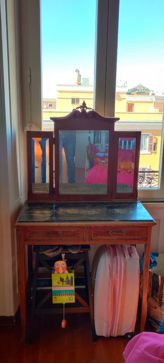 specchiera toletta per trucco