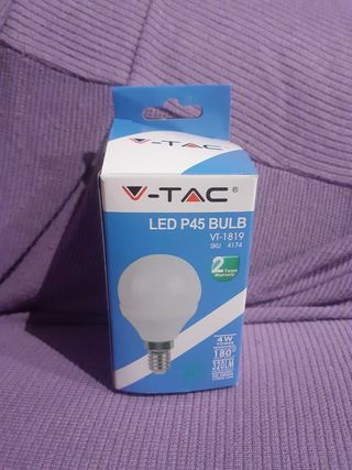 10 lampadine a LED, ancora confezionate, nuove 