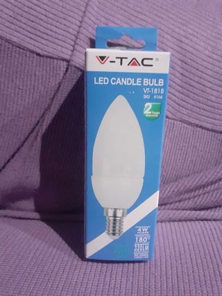 12 lampadine a LED, ancora confezionate, nuove 